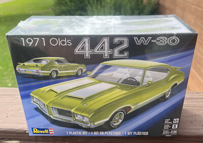 Revell 1971 Oldsmobile 442 W-30 Olds 1:25 scale model car kit 14511 ...