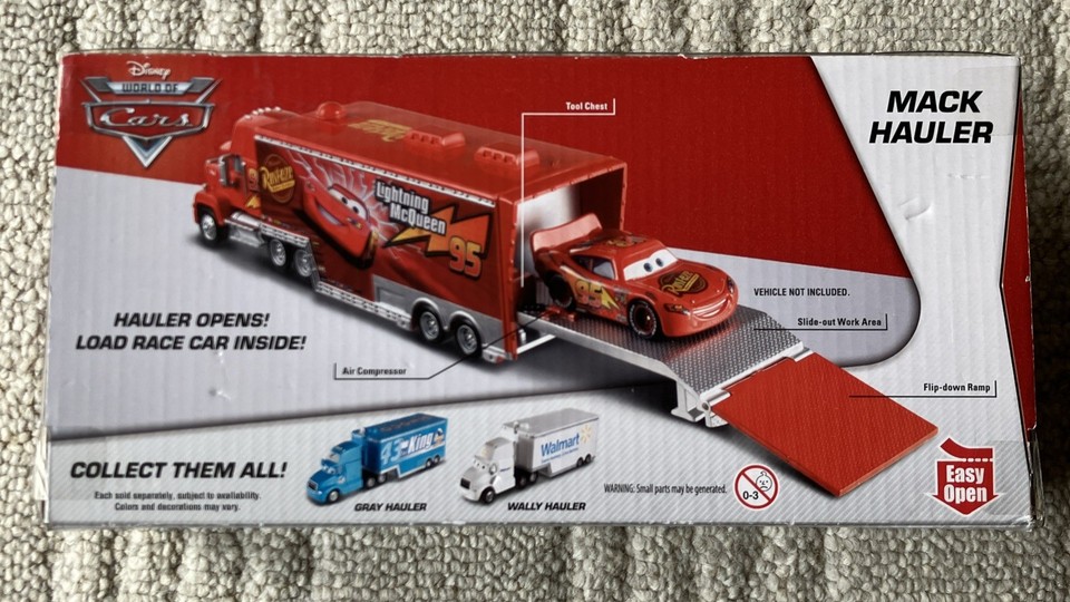 DISNEY PIXAR CARS MACK HAULER RUST-EZE LIGHTNING McQUEEN 95 BRAND NEW ...