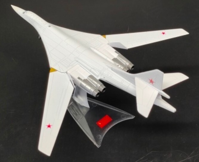 Russian TUPOLEV TU160 Blackjack long range strategic bomber White 1/200 ...