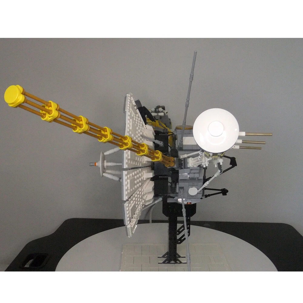 Voyager 1 Model Kit