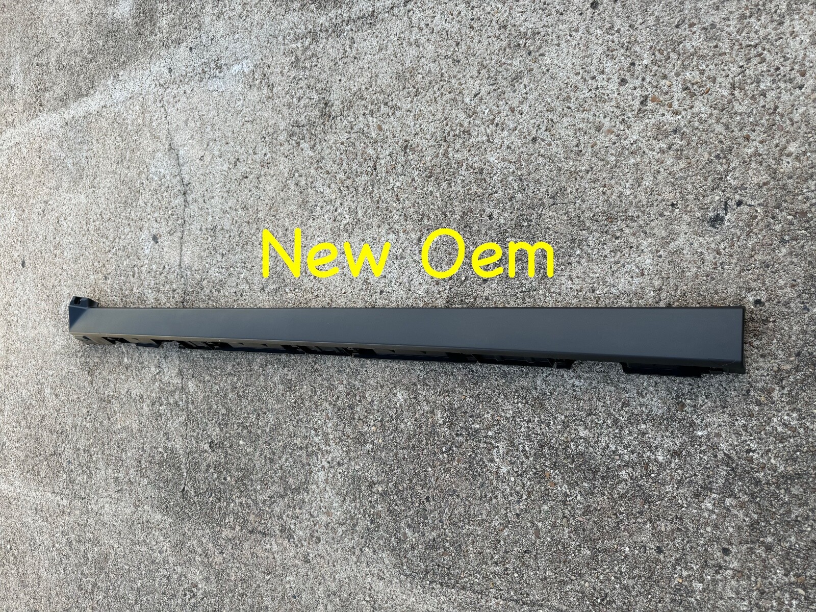 2017 - 2023 JAGUAR F-PACE RIGHT SIDE ROCKER MOLDING COVER PANEL OEM ...