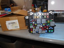 Chevrolet GM OEM 2008 Corvette Electrical-junction Block 25954866 for ...