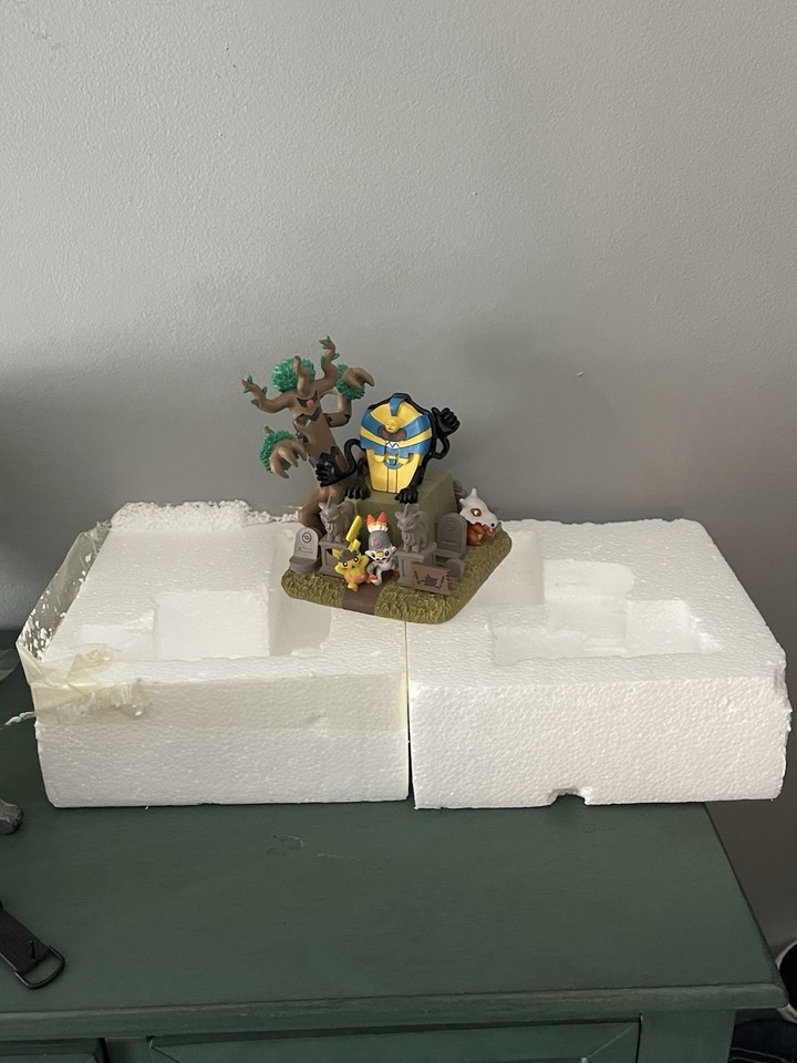 Pokemon Halloween Haunted Village COFAGRIGUS CRYPT Figure - NIB RARE | eBay