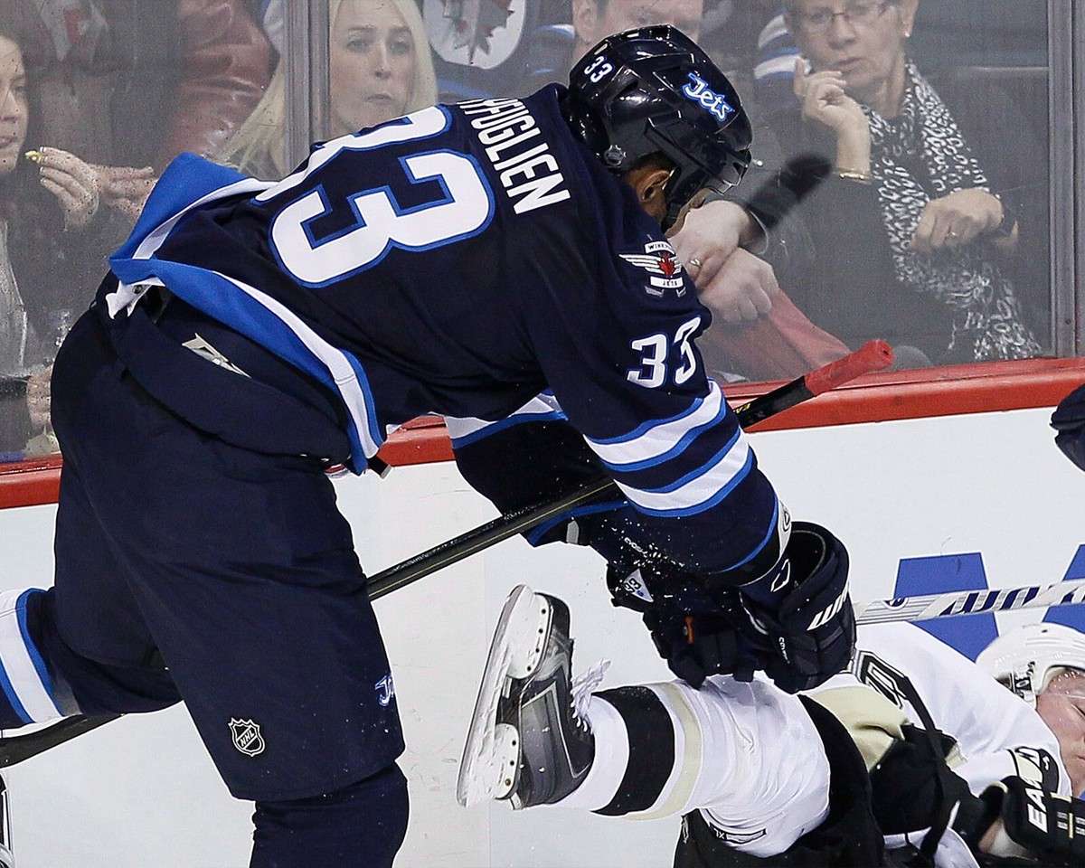 Jatos Dustin Byfuglien