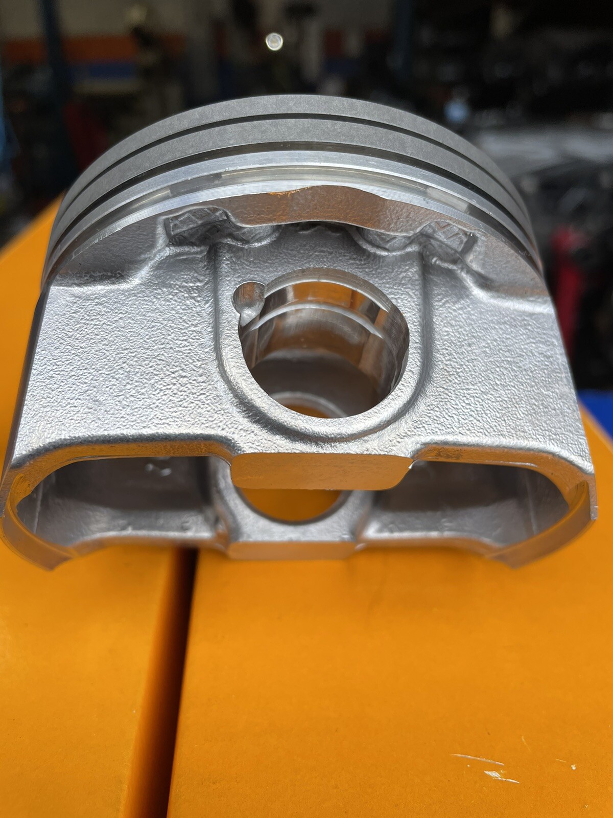 Pistons w/ Rings fits 08-11 DODGE MITSUBISHI CHRYSLER 4.7L SOHC 16V Ram ...