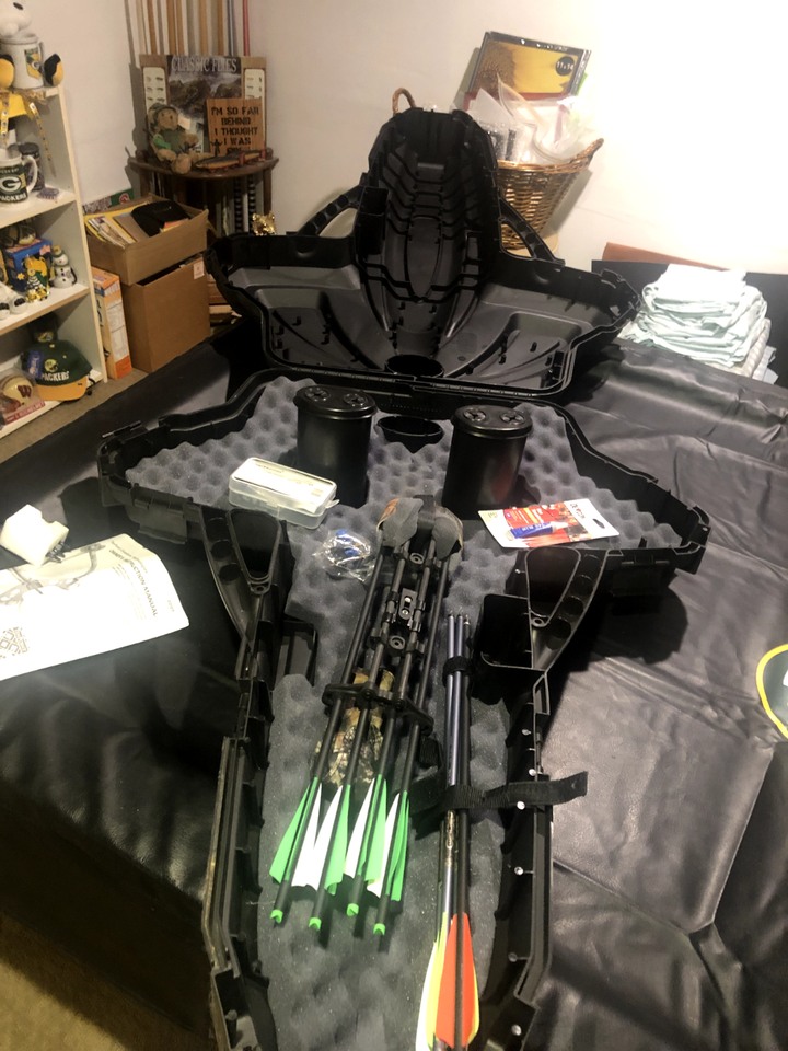 TenPoint Crossbow, Hardsider Case, Scope, Bolts, Tips, 6 Point Series ...