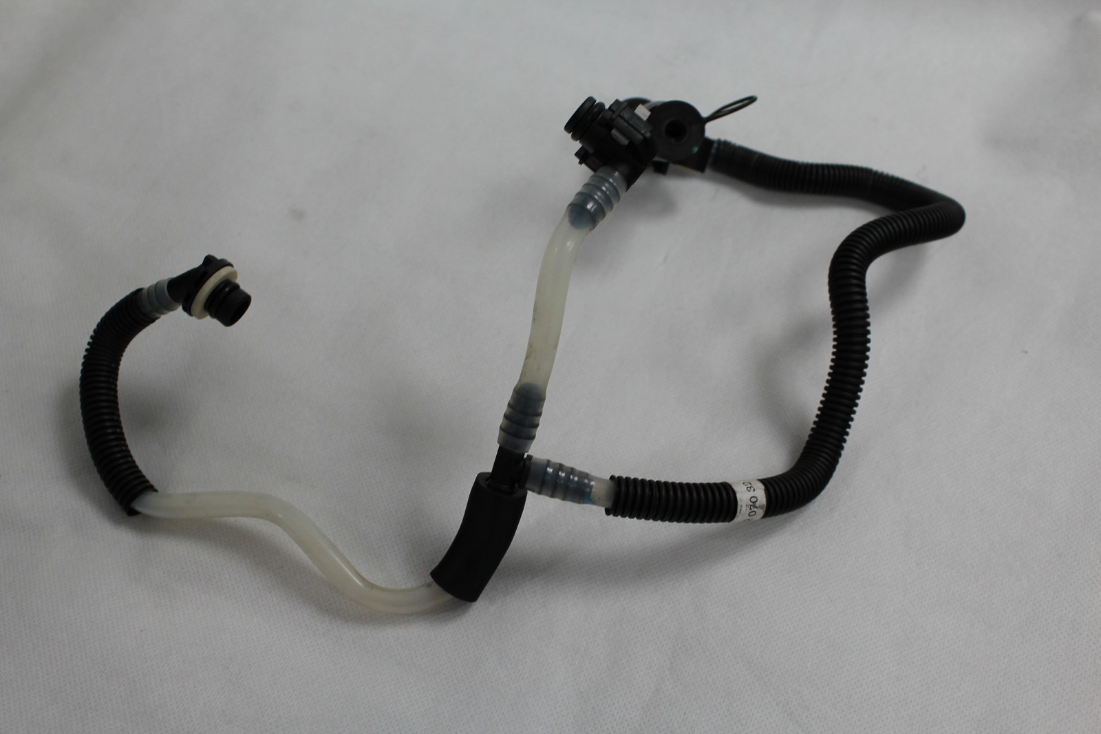 NEW Mercedes-Benz OM612 270 Diesel Engines - "T Piece" Fuel Pipe ...