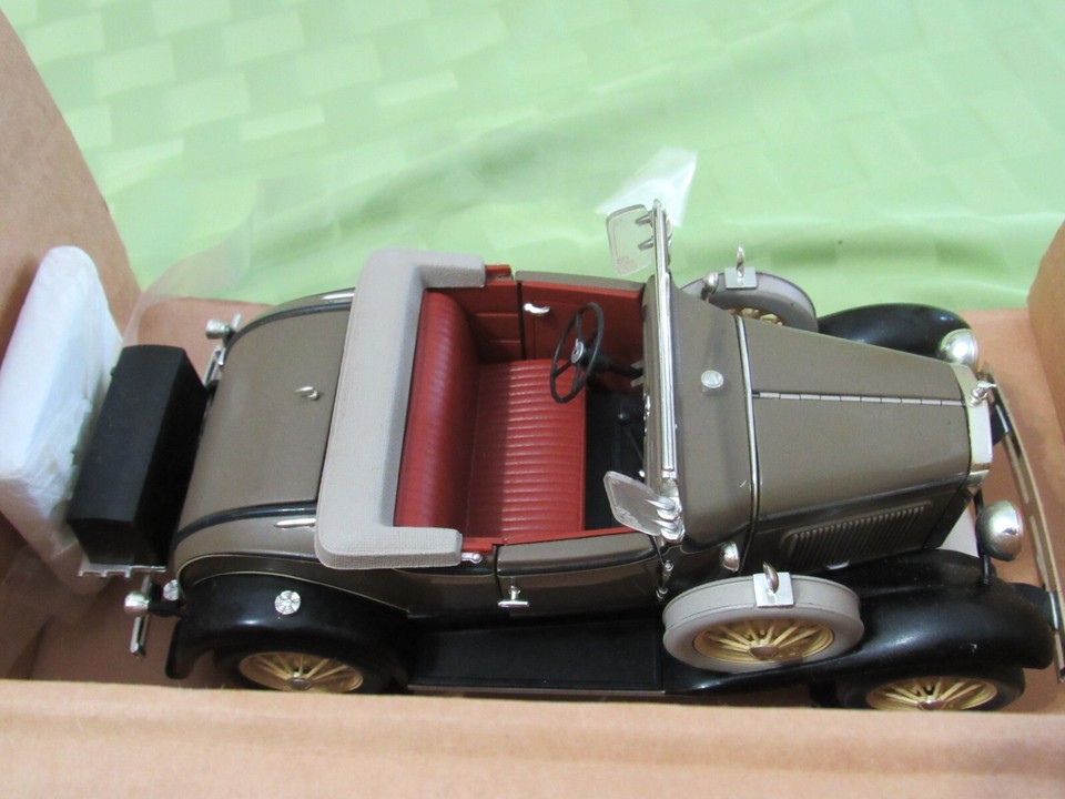 FAIRFIELD MINT 1/24 SCALE DIE CAST "MOTOR CITY CLASSICS" 1931 MODEL A ...