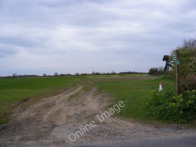 Photo 12x8 Footpath to the B1120 Badingham Road Framlingham Off the ...