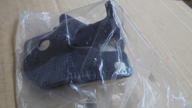 OEM Land Rover Range Rover Sport L494 Left Headlight Bracket LR054699 ...