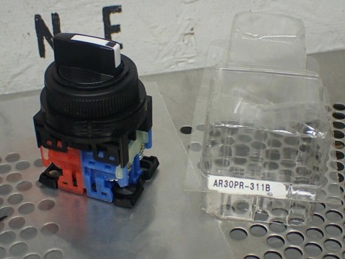 Fuji (1) AR30F0R-10B Pushbutton (1) AR30V0R Twist & (1) AR30PR-311B ...
