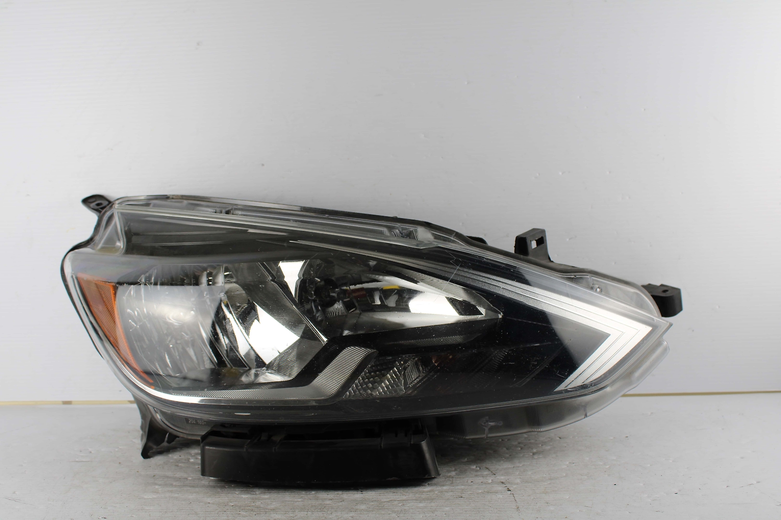 2016-2019 Nissan Sentra Right Passenger Side Headlight Halogen OEM ...