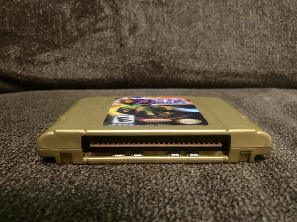 N64 The Legend Of Zelda Majora’s Mask Lenticular Gold Holographic ...