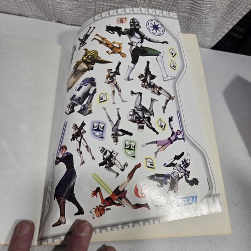 Star Wars Troopers Sticker Play Book to Color (Star Wars: the Clone ...