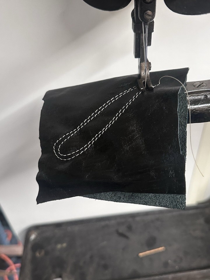 Vintage SINGER 29K51 Leather Shoe Repair Machine. Heavy Duty Industrial ...