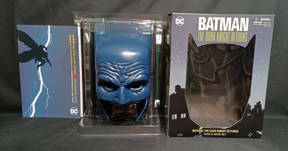 Batman the Dark Knight Returns Graphic Novel Book and Mask Box Set ...