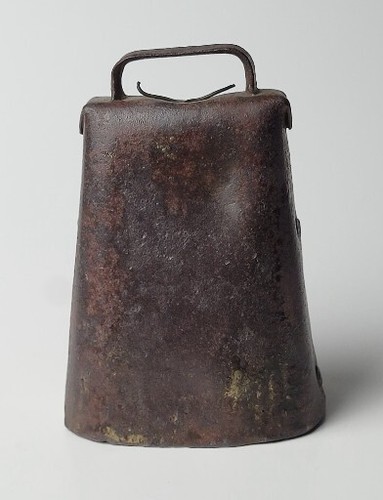 ANTIQUE FORGED METAL LIVESTOCK COW BELL ANTIQUE OLD COWBELL LOUD SOUND ...