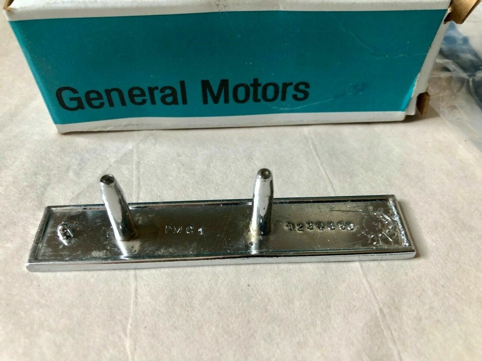 NOS OEM GS 350 GM 1394716 1970 1971 1972 Buick Motor Division Fender ...