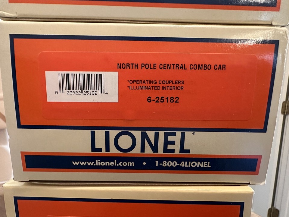 Lionel 6-25182 North Pole Central Combo Car, O-gauge Santas Reindeer ...