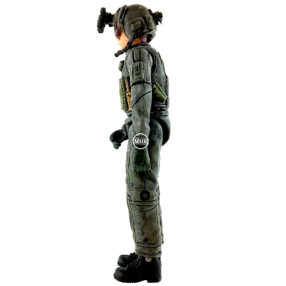 1:18 Blue Box Toys BBi Elite Force US UH-60 Black Hawk Helicopter Pilot ...