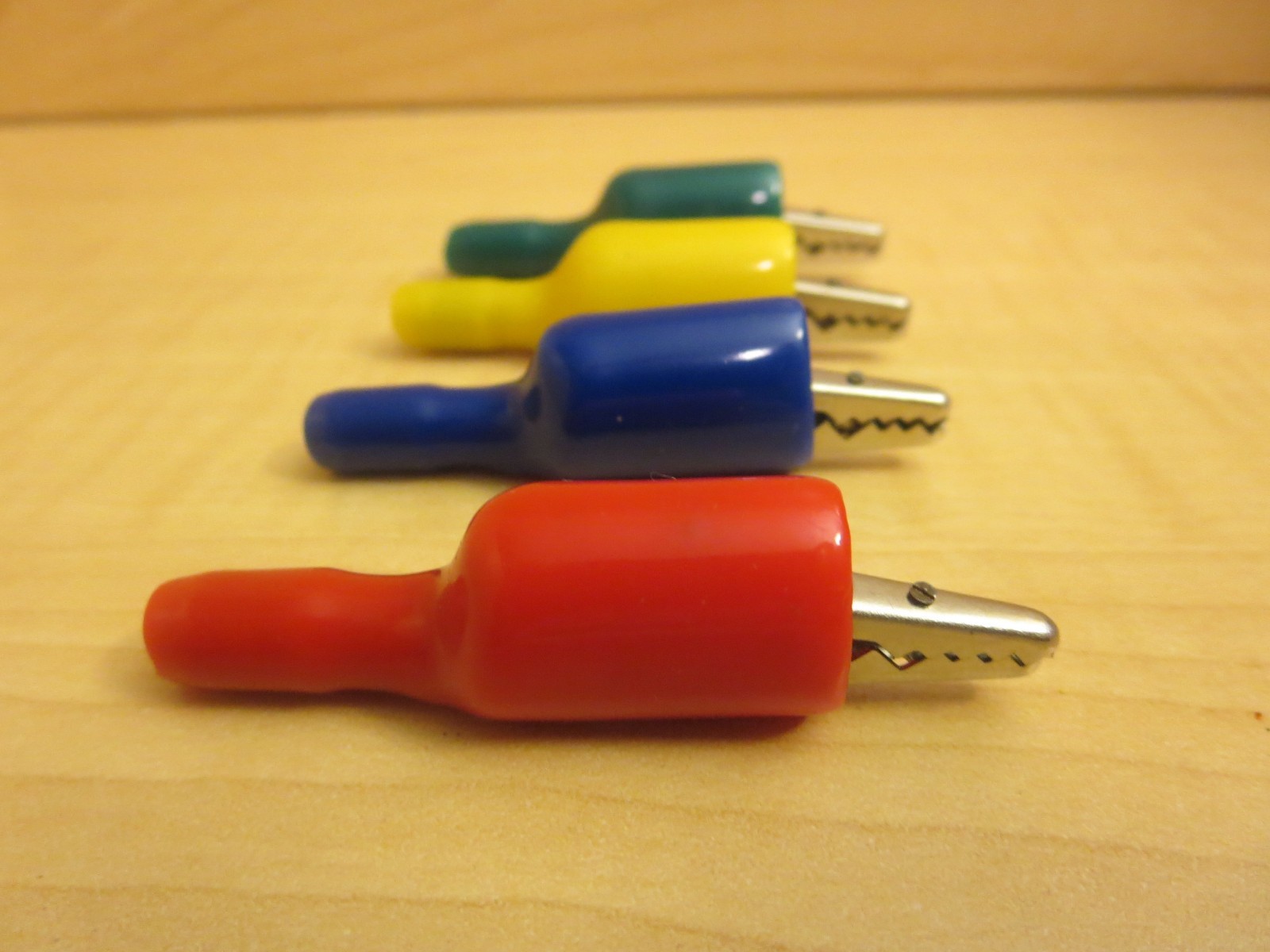 Set of 4 Insulation Piercing Threaded Base Alligator Test Lead Clips ...