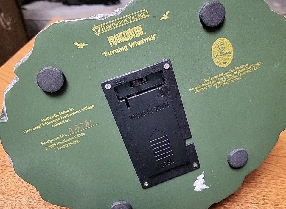 Hawthorne Village "Frankenstein's Burning Windmill" Universal Studios ...