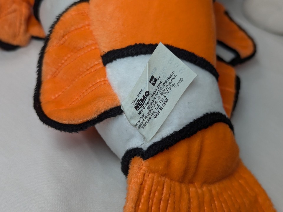 Hasbro Disney Finding Nemo Plush Toy Nite Brite NightLight Talking Fish ...