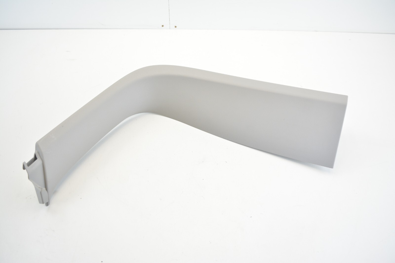 2012-18 MERCEDES BENZ ML350 TAILGATE LIFTGATE RIGHT SIDE TRIM COVER OEM ...