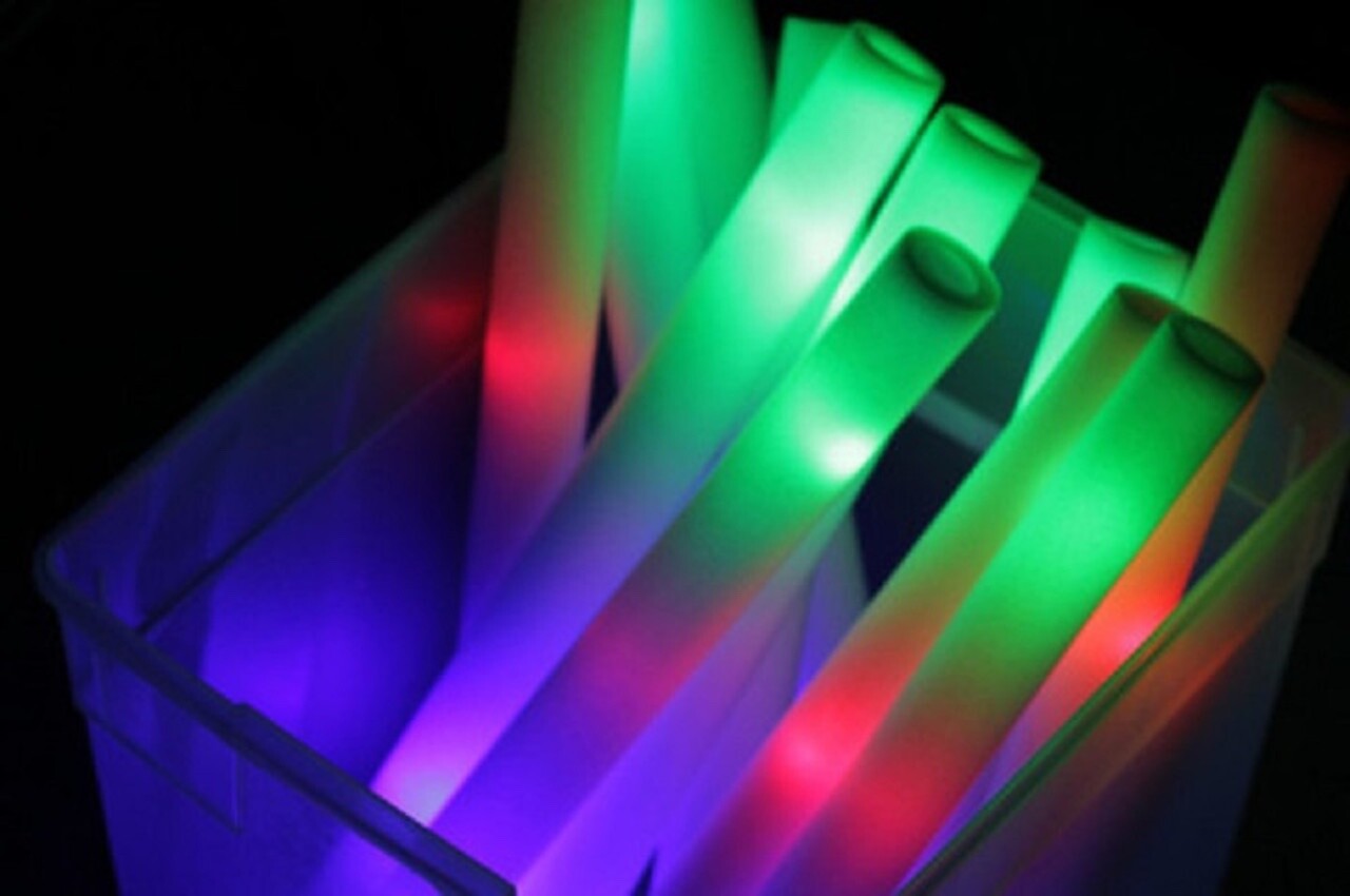 50 LED Foam Glow Sticks18" Flashing Glow Wands Party Light Up Rave ...
