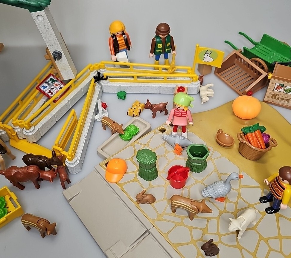 Playmobil 3243 Animal Farm Zoo 90% Complete | eBay