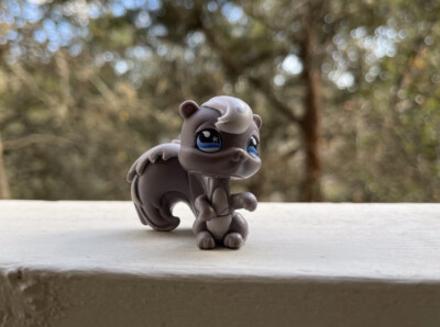 {Littlest Pet Shop} LPS #132 Dark Grey White Squirrel with Green Eyes ...