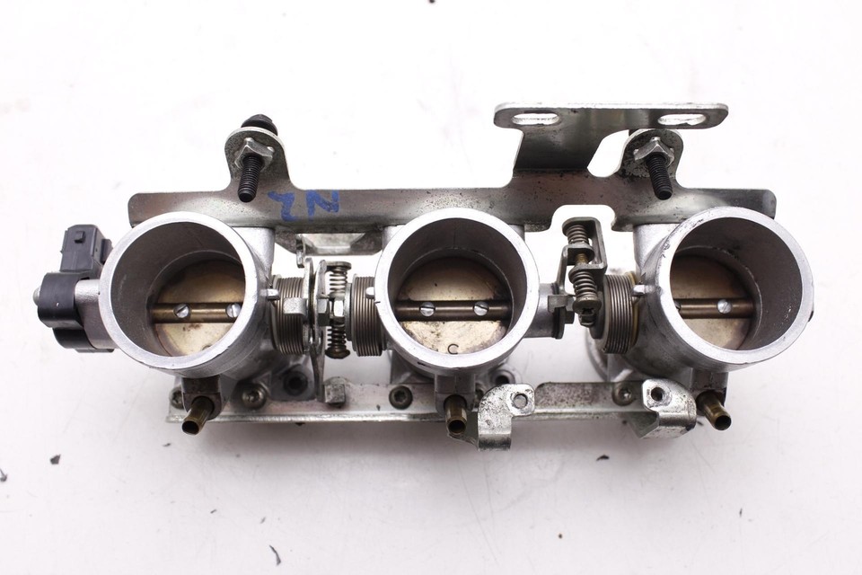 97 TRIUMPH DAYTONA T595 955i OEM THROTTLE BODIES R3.BX4 | eBay