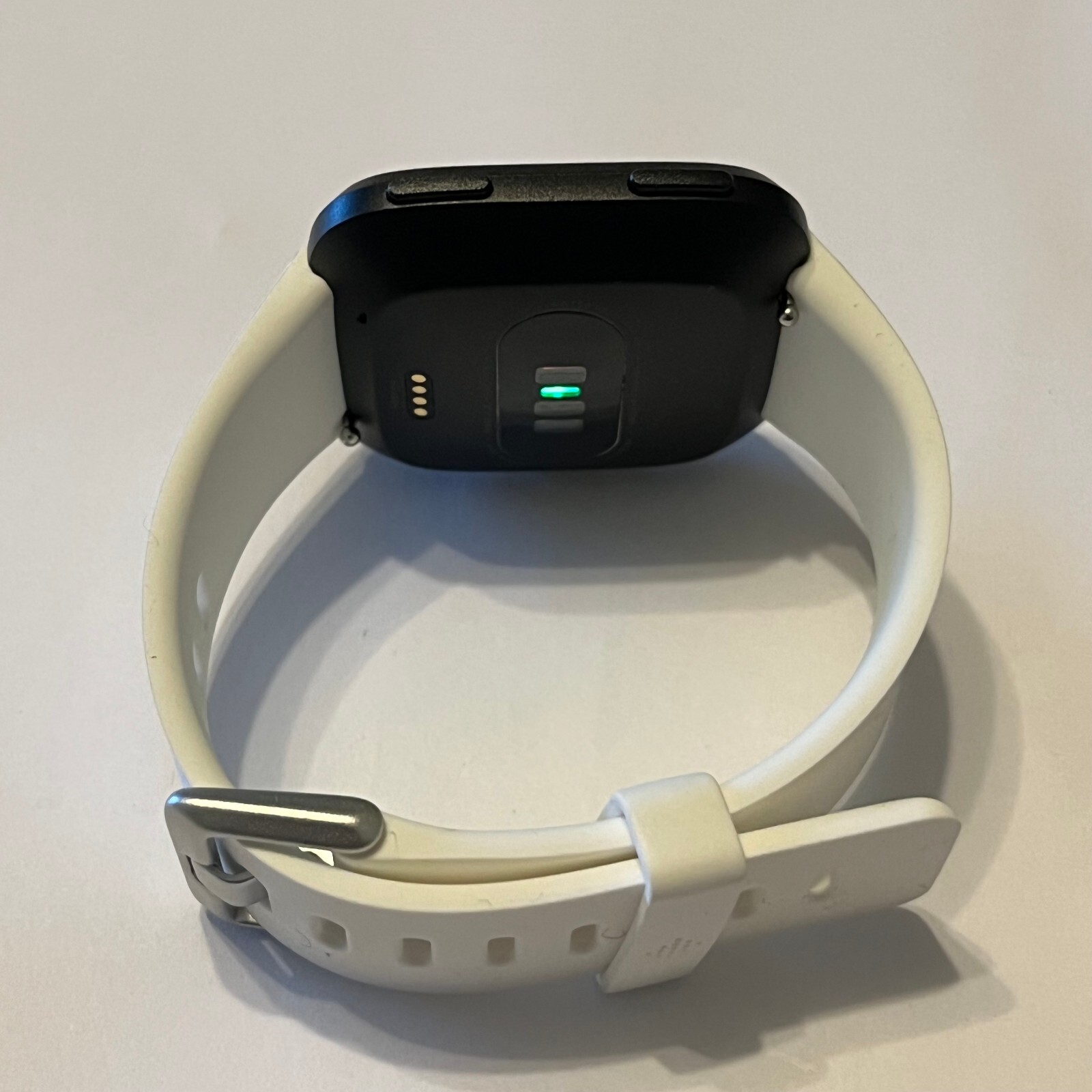 Fitbit Versa - Health & Fitness Smart Watch - Black Case w/ White Band ...