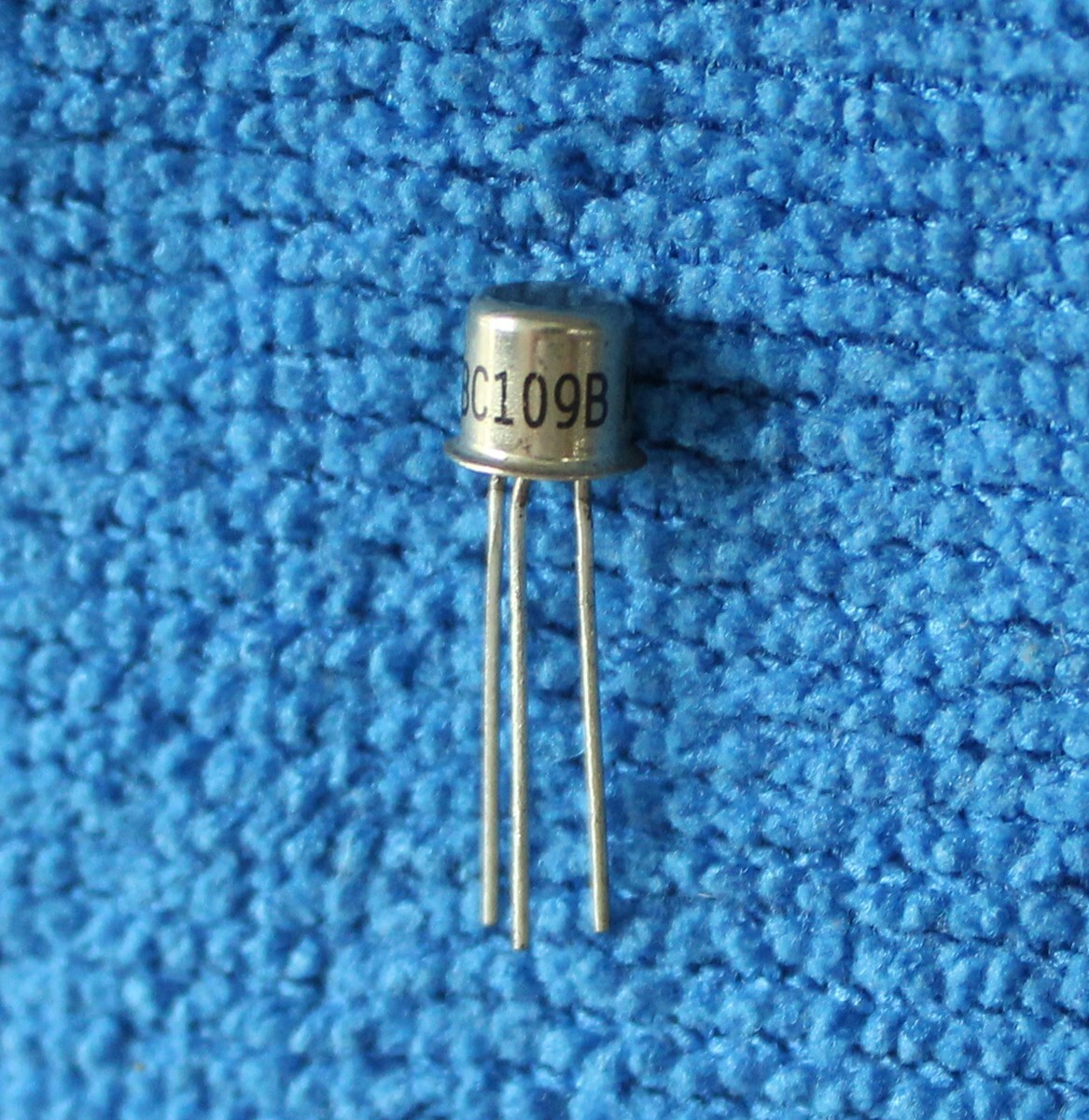 5pcs BC109B BC109 TO-18 NPN Small Signal Transisto CAN3 | eBay