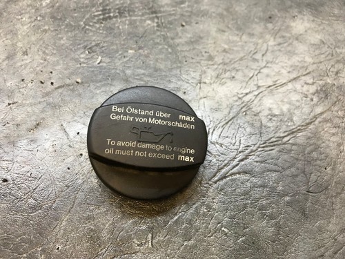 2004 MERCEDES C220 AUTO 4DR ENGINE OIL FILLER CAP | eBay UK