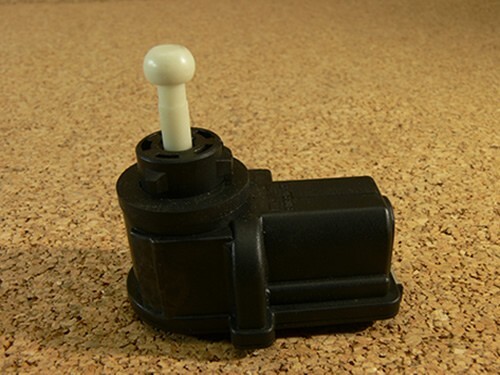 GENUINE LAND ROVER HEADLAMP CONTROL LEVELLING MOTOR LR2 LR001551 USED ...