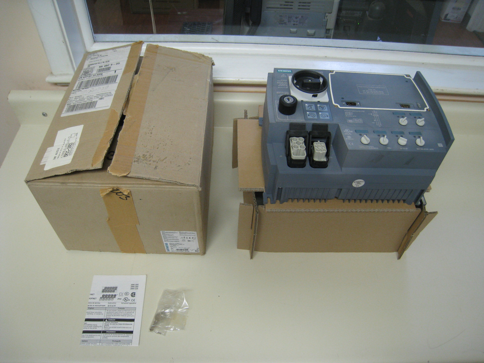 SIEMENS 3RK1395-6KS41-2AD0 SIRIUS M200D MOTOR STARTER Dste 4DI/2D0 ...