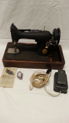 Singer Sewing Machine 1947 model 99 Crinkle/Godzilla finish electric ...
