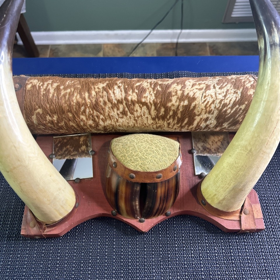 MOUNTED STEER BULL HORNS 32” Wide With Hoof LONGHORN Cowboy Hat Rack ...
