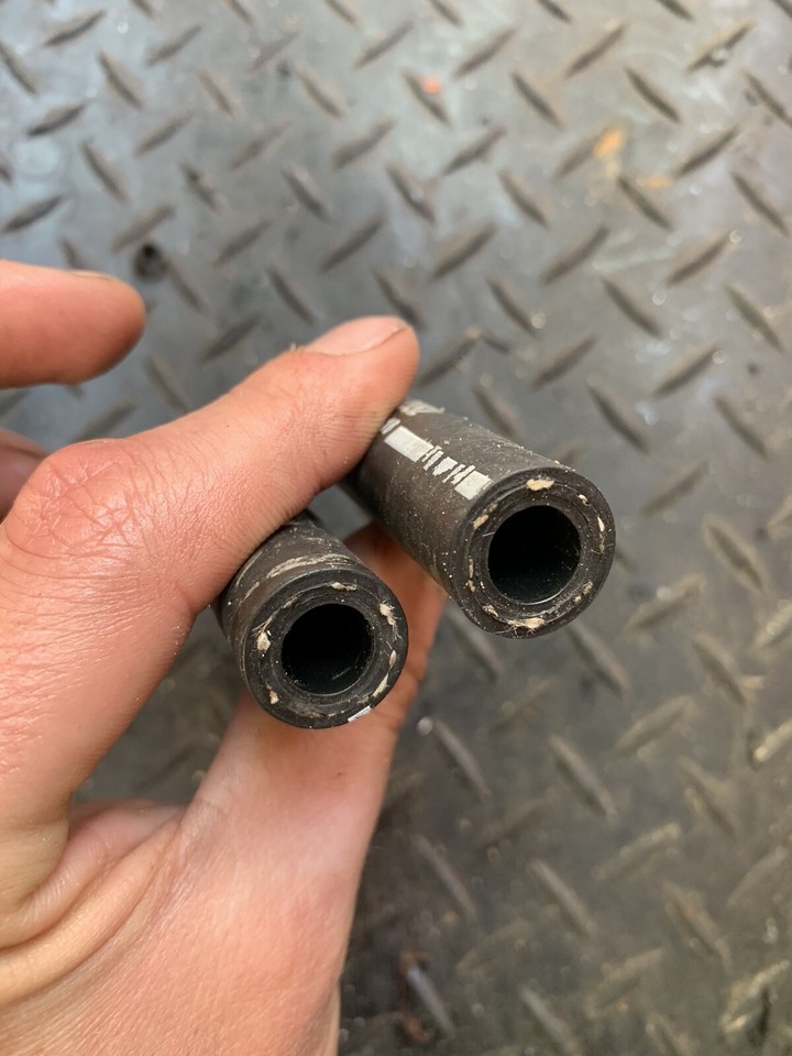 Volvo 1.5 T3 150 Coolant Breather Hoses 2 31319352 V40 V60 S60 B4154T4 ...