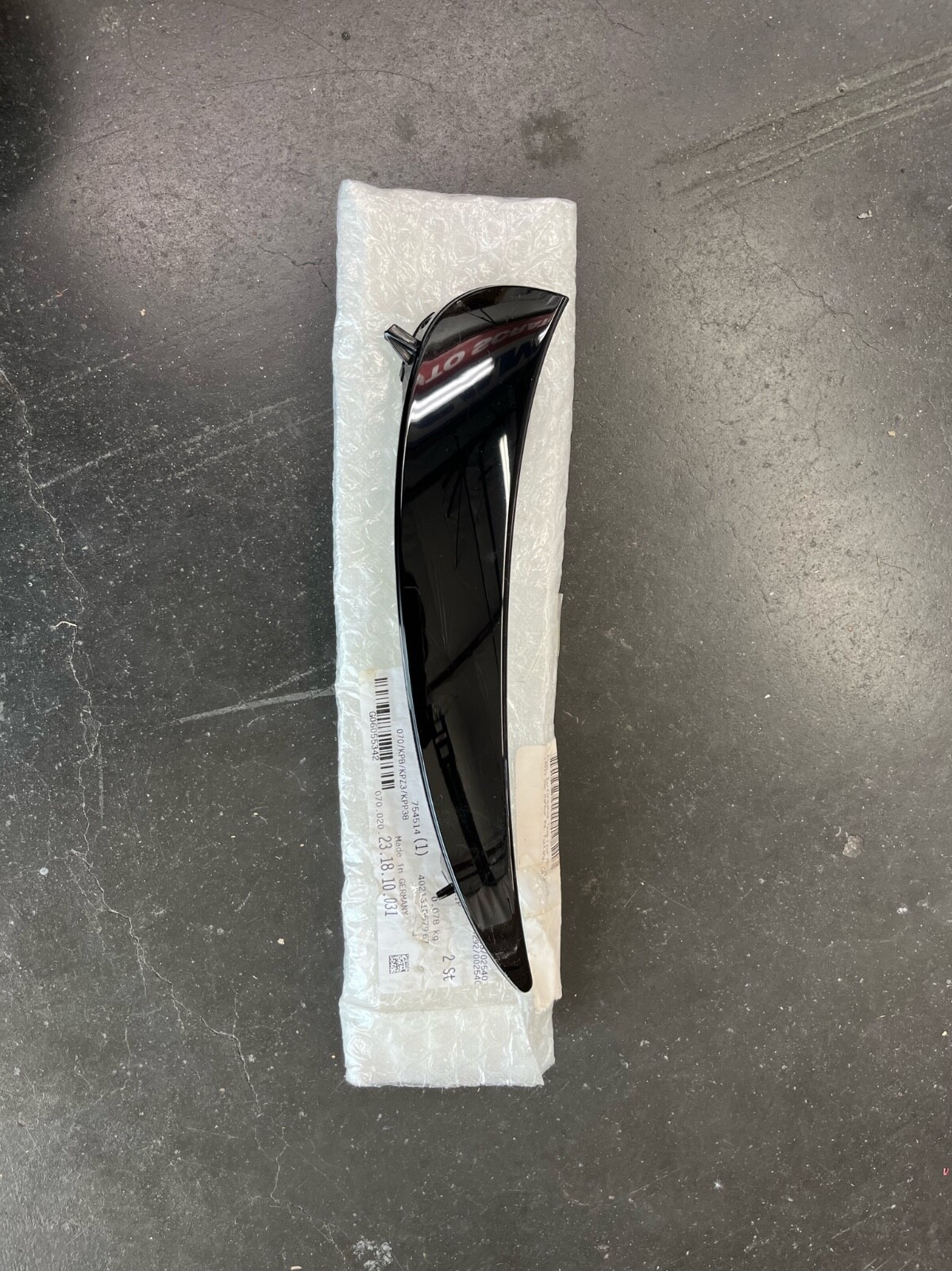 2138856306 Mercedes E300 Class lower right front bumper trim | eBay