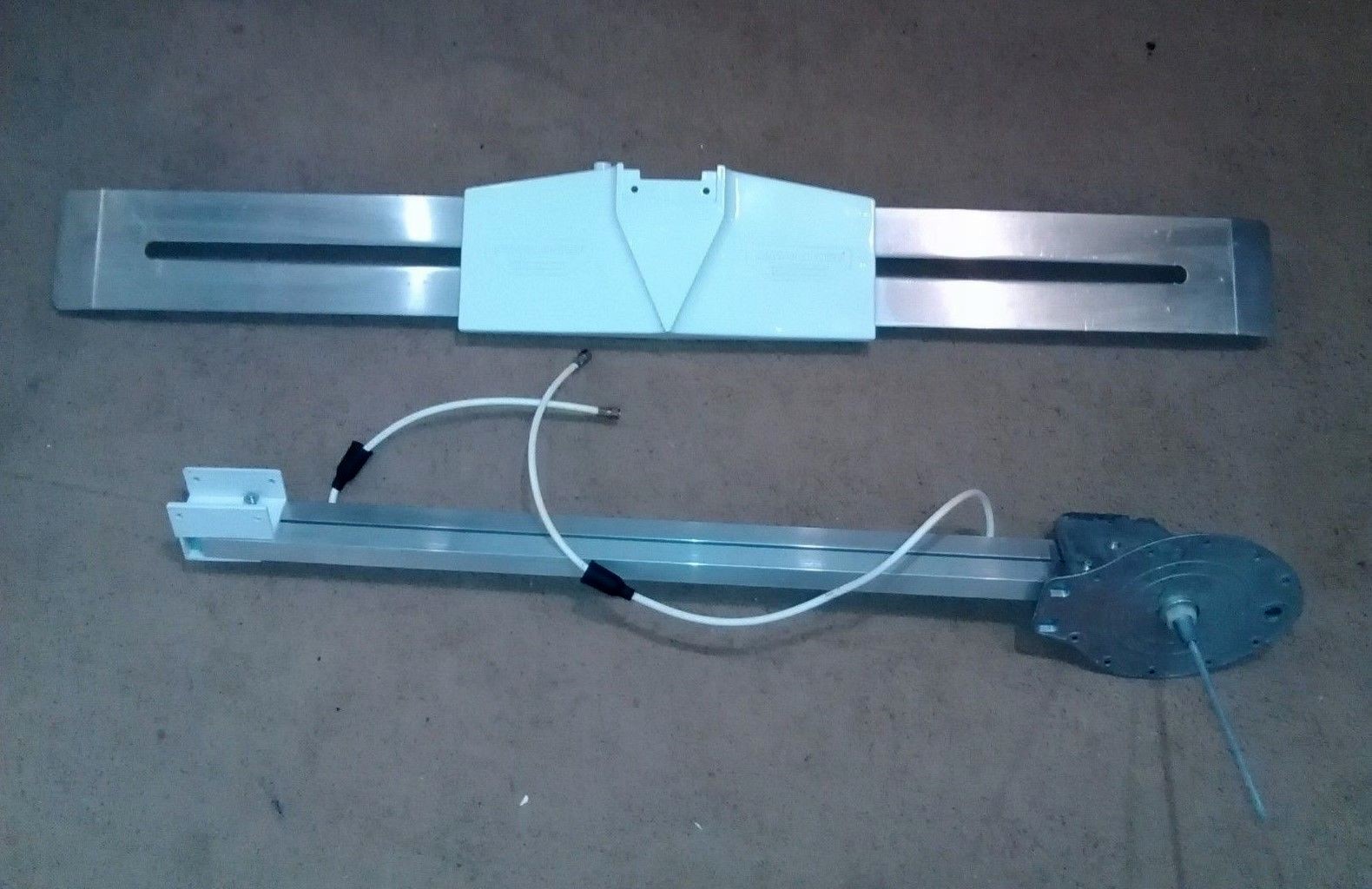 ANTENNATEK SIGNAL COMMANDER 500LS AMPLIFIED UHF/VHF BATWING ANTENNA ...