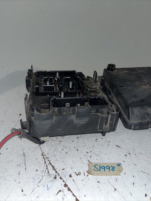 2008 2009 2010 CHEVROLET COBALT UNDER HOOD ENGINE FUSE RELAY BOX ...