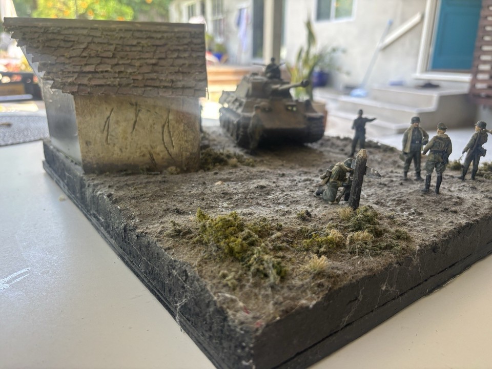 Built 1:35 Scale WWII Eastern Front Diorama: Panzer Panther Tank and ...