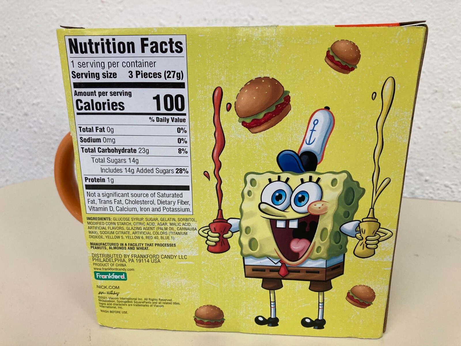 Sponge Bob Squarepants Krabby Patty Drinking Mug & Gummy Candy Burgers ...