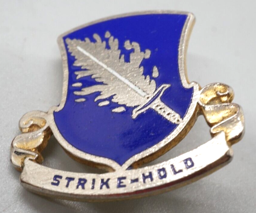 WWII 504th PIR Parachute Infantry Regiment Strike-Hold DI Unit Crest ...