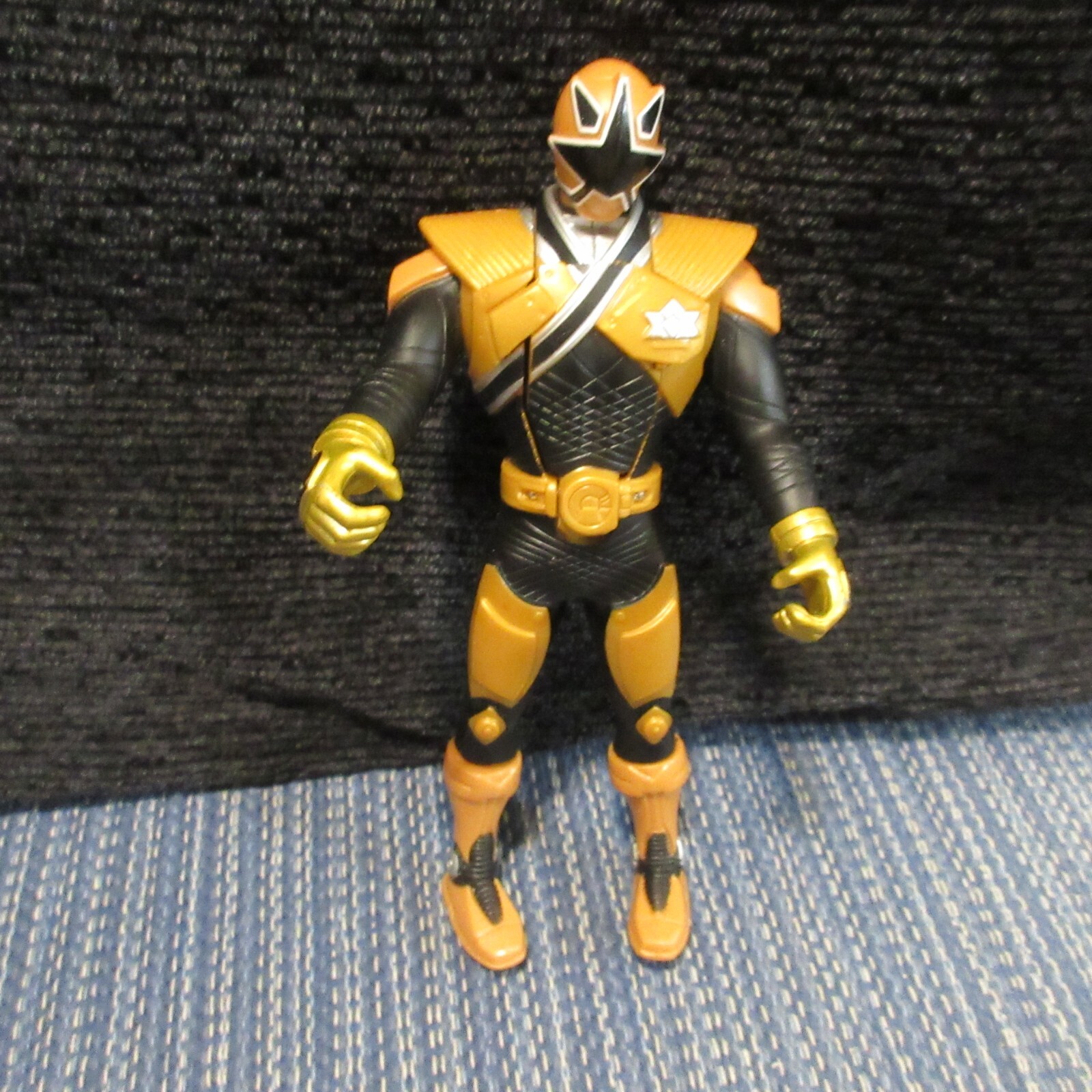 Power Rangers Super Samurai Gold Ranger Flip Head Action Figure 2010 ...