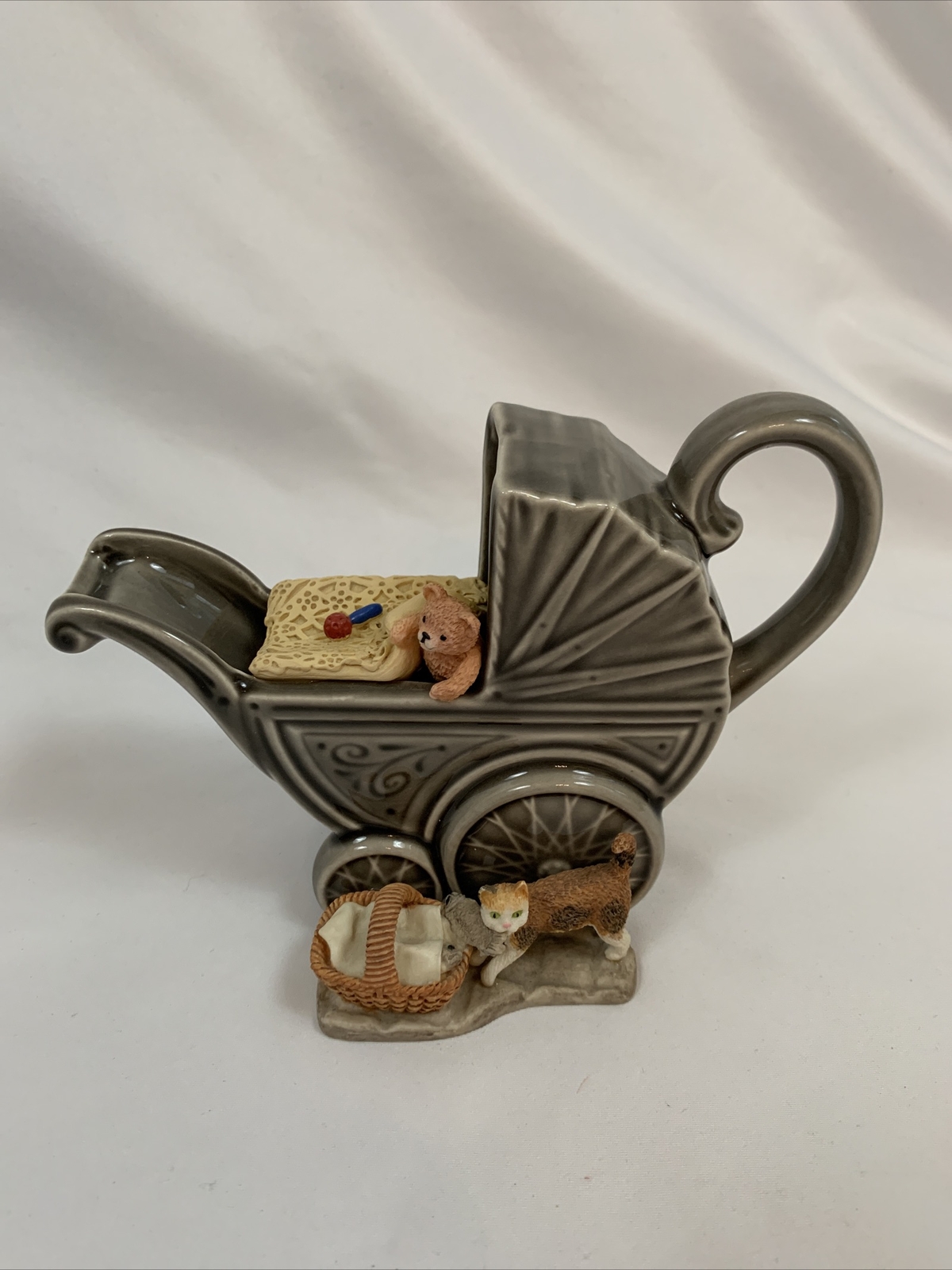 Vintage Park Rose Bridlington Small Pitcher Creamer Baby Buggy Cat ...