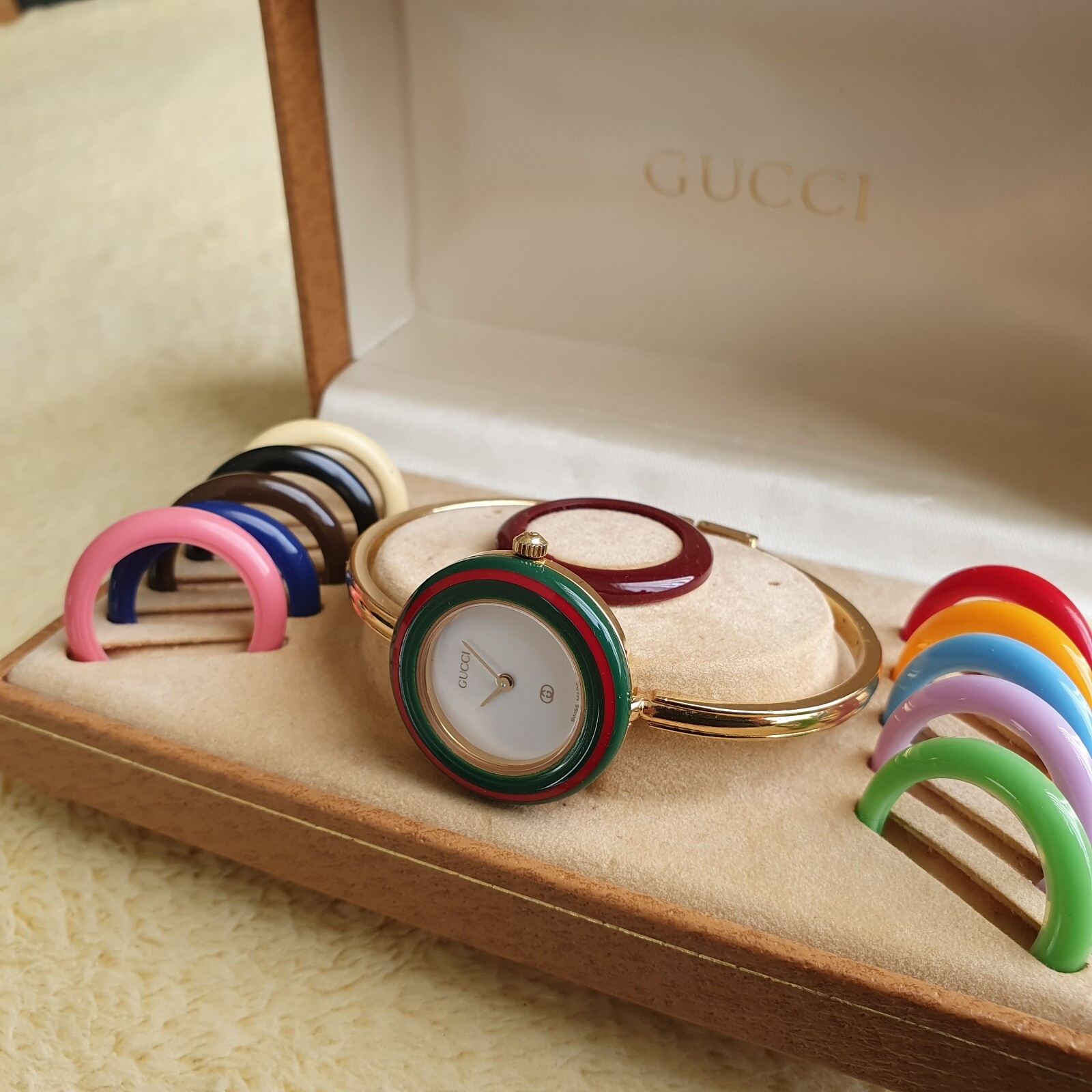 Gucci 1100-L 18K Gold Plated Interchangeable Bezel Bangle Women's Watch ...