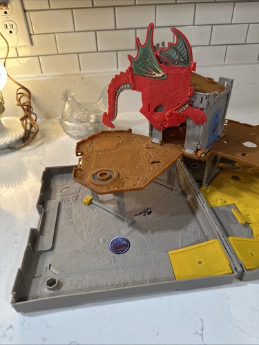 Vintage Toy Dragon Shield Castle Matchbox Mattel Fold & Go Popup ...